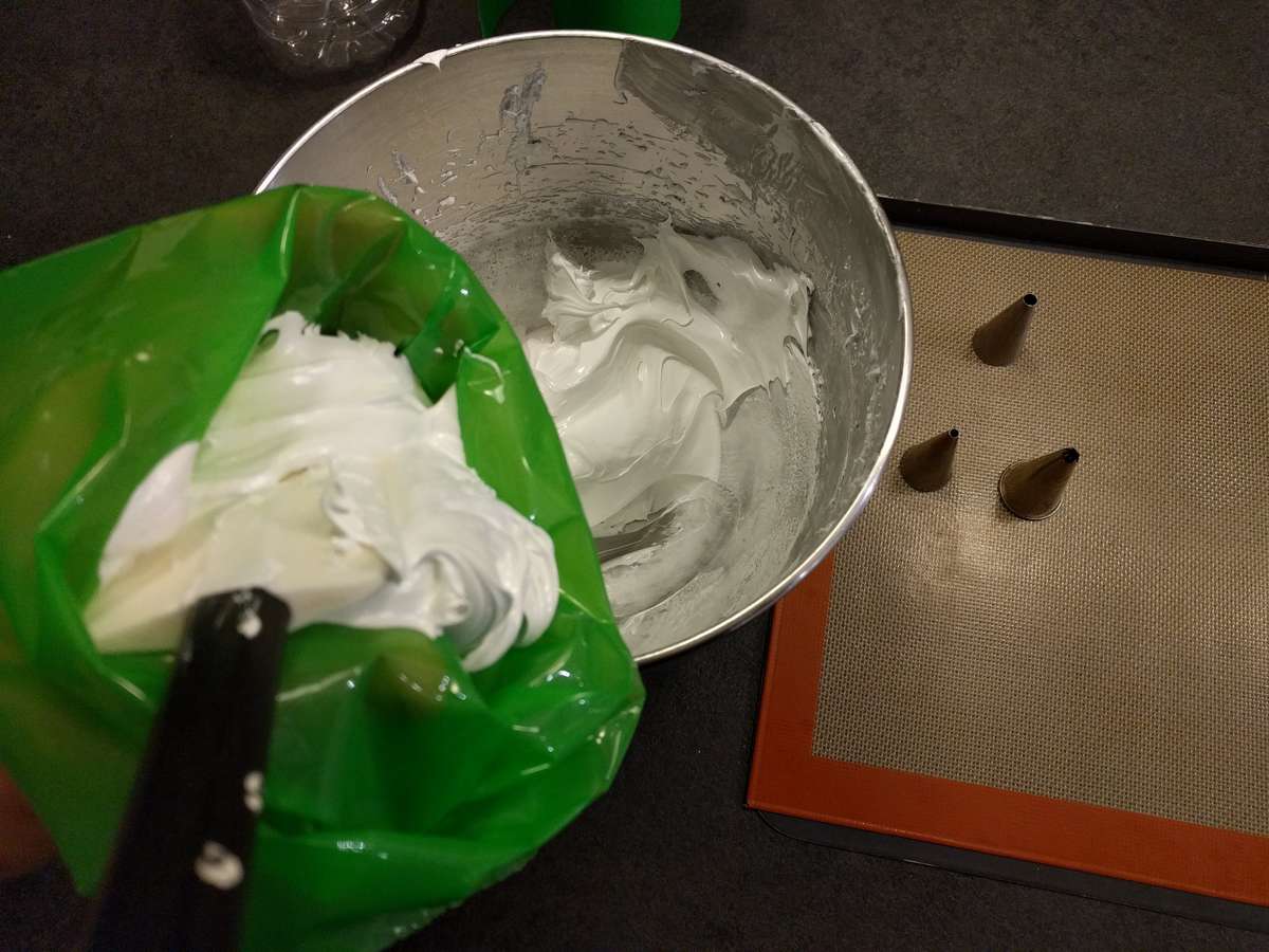Recette de la meringue suisse — maPatisserie.fr