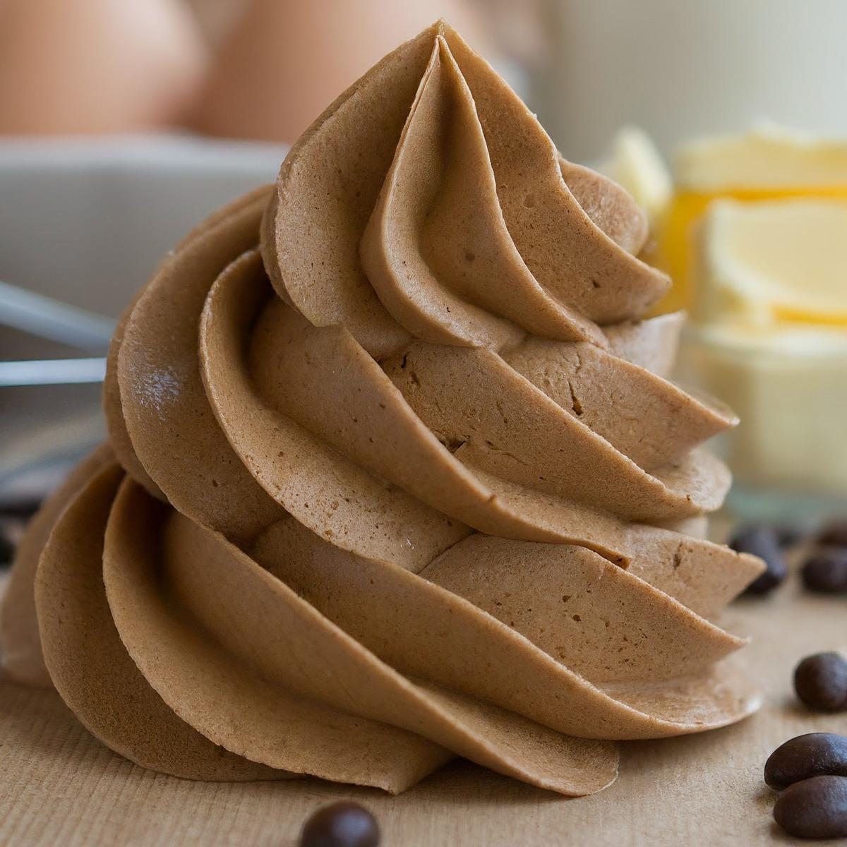 Recette de la crème mousseline au café — maPatisserie.fr